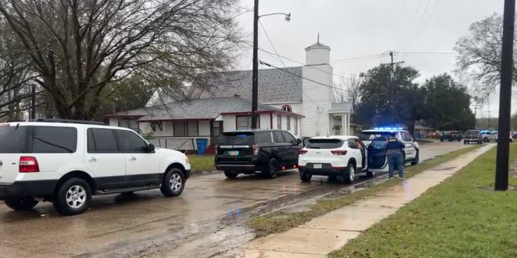 Breaking News: Heavy Police Presence On Sixth Street In Berwick – KQKI News